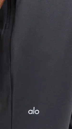 Alo Yoga Conquer React Performance Pants