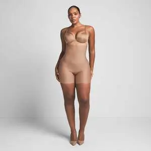 SKIMS Core Sculpt High Waisted Short | Deep Neutral | | Body - Sienna