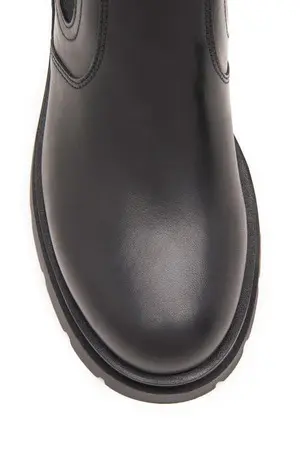 NEROGIARDINI Lug Sole Chelsea Boot - Black