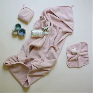 ELY'S & CO. Hooded Towel & Washcloth - Pink