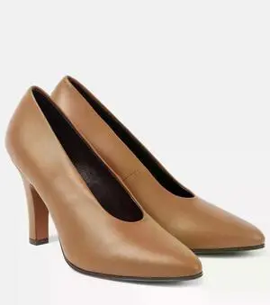 THE ROW Prudens Leather Pumps - Brown