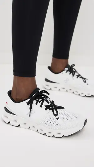 On Cloud X 4 Sneakers - Ivory/black