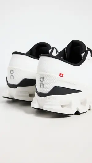 On Cloud X 4 Sneakers - Ivory/black