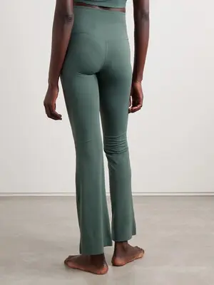 Nike Zenvy Stretch-jersey Flared Leggings - Green