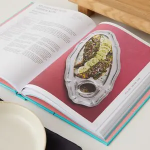 PHAIDON Persian Feasts: Recipes & Stories From A Family Table