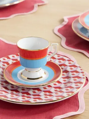 La DoubleJ 34-piece Porcelain, Glass And Linen Dinner Set