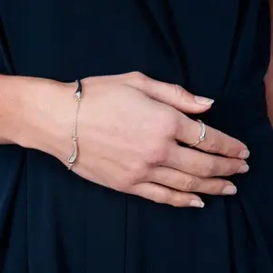 LUCY QUARTERMAINE Triple Drop Link Bracelet