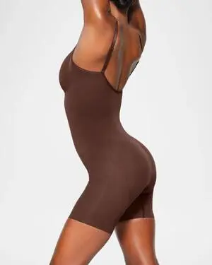 SKIMS Seamless Sculpt Mid-thigh Bodysuit Cocoa