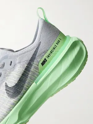 Nike Zoomx Invincible 3 Flyknit Sneakers - Green