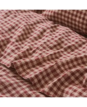 PIGLET IN BED Gingham Linen Blend Flat Sheet - Rhubarb/oatmeal