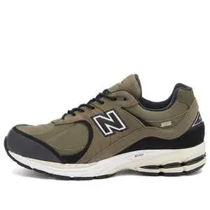 NEW BALANCE 2002 Gore-tex Sneakers