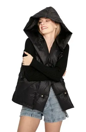 BELLE & BLOOM Hooded Puffer Vest - Black