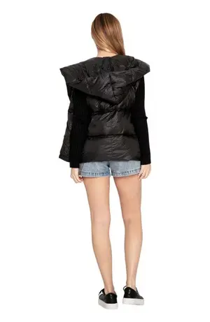 BELLE & BLOOM Hooded Puffer Vest - Black