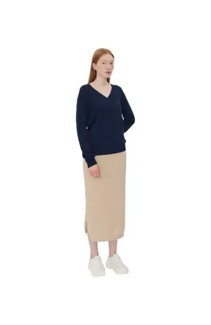 Gobi Cashmere V-neck Sweater - Navy