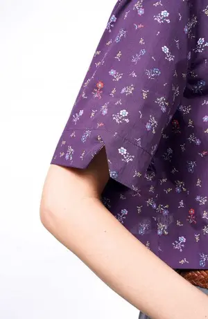 WILDFANG Essential Cropped Button-up - Cottage Floral Plum Multi