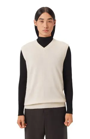Gobi Cashmere Essential V-neck Cashmere Vest - Marshmallow
