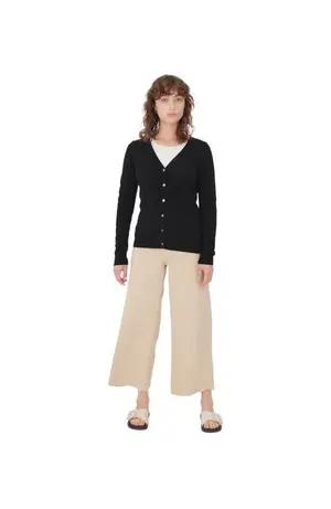 Gobi Cashmere Essential Cashmere V-neck Cardigan - Black