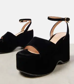 GIANVITO ROSSI Velvet Wedge Sandals - Black
