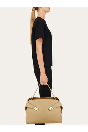 FERRAGAMO Hug Soft Shoulder Bag - Gold