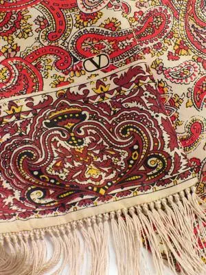 Valentino Garavani Paisley Fringed Scarf - Neutrals