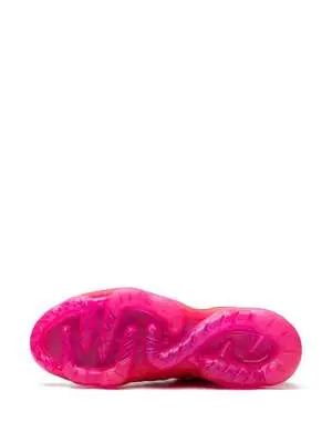 Nike Flyknit Sneakers - Pink