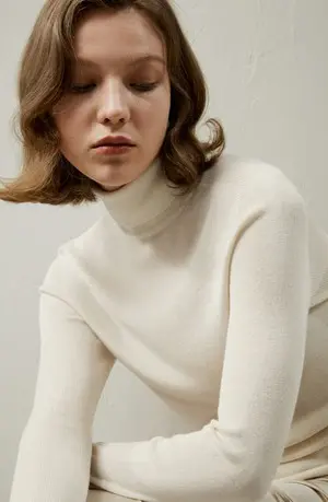 Lilysilk Seamless Silk-cashmere Blend Turtleneck Sweater - White
