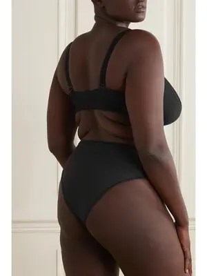 SKIMS Naked Plunge Bra