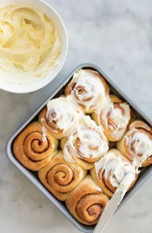 BROOKLYN BREW SHOP Cinnamon Roll Making Kit