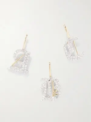 STONE AND STRAND Gothic Initial 14-karat Diamond Pendant