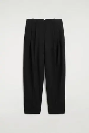 Cos Pleated Wool-blend Tapered Pants - Black