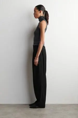 Cos Pleated Wool-blend Tapered Pants - Black