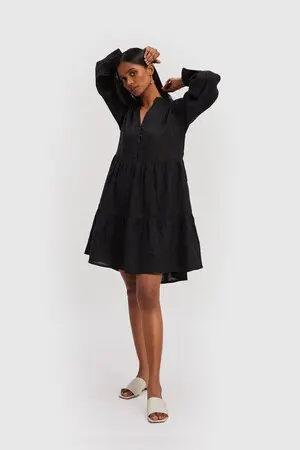 REISTOR V-neck Tiered Dress