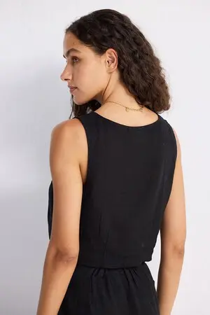 REISTOR Boxy Crop Top - Black