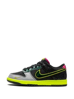 Nike X Doaf Dunk Low What The Duck- University Of Oregon Home Sneakers - Green