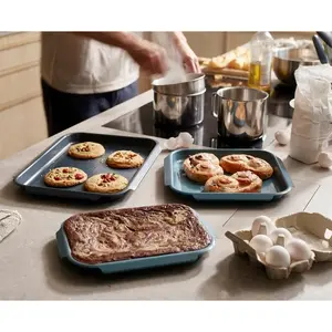 JOSEPH JOSEPH Nest Bake 3-piece Non-stick Cookie Sheet Set With Easy Pull Handles