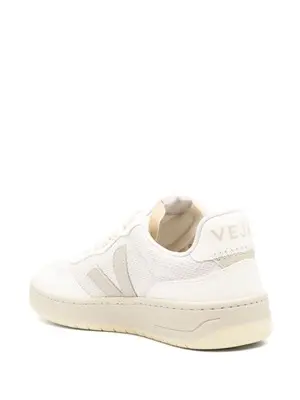 VEJA V-90 Low-top Sneakers