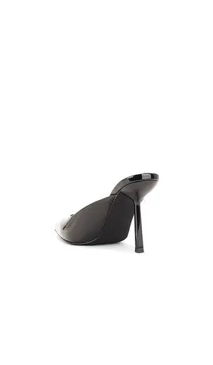 MICHAEL COSTELLO X Ines Heel