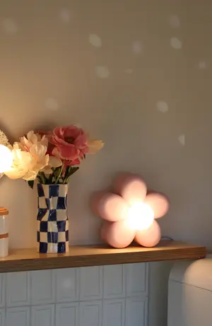 SOFIEST DESIGNS Daisy Lamp - Bubblegum Pink