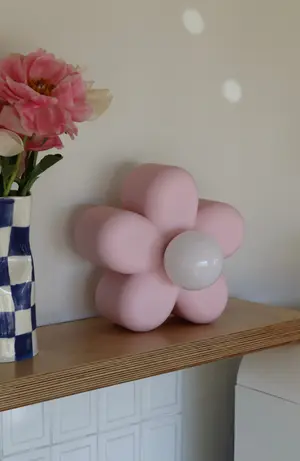 SOFIEST DESIGNS Daisy Lamp - Bubblegum Pink