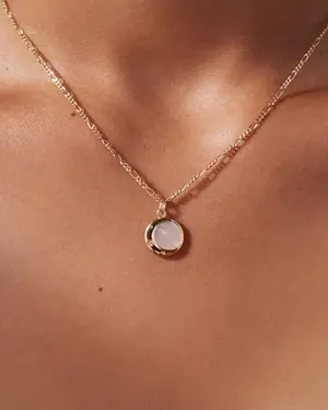 ANA LUISA Moon Pendant Mei - Gold