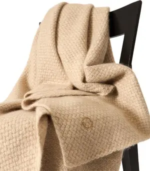 OYUNA Cashmere Maple Throw - Neutral