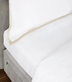 CELSO DE LEMOS Estrela Super King Flat Sheet - White