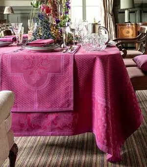 LE JACQUARD FRANÇAIS Palais Table Runner