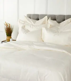 CELSO DE LEMOS Joanne King Pillowcase