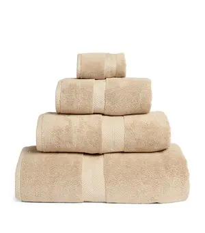 Luxury bath towels with bias trim