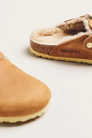 BIRKENSTOCK Boston Big Buckle Shearling Clogs - Cognac