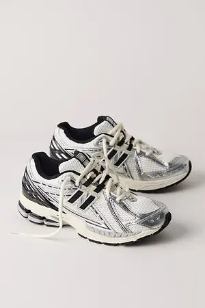 NEW BALANCE 1906r Lifestyle Sneakers - Silver Metallic/black