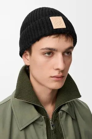 Loewe Beanie In Cashmere - Black