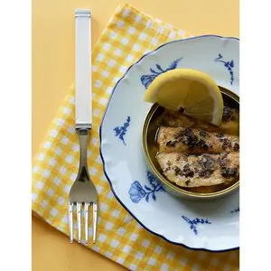 SEA SISTERS Cornish Hake With Seaweed And Butter Tinned Fish 110g