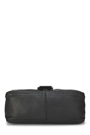 Fendi Grained Leather Mama Bag With Ff Buckle - Black